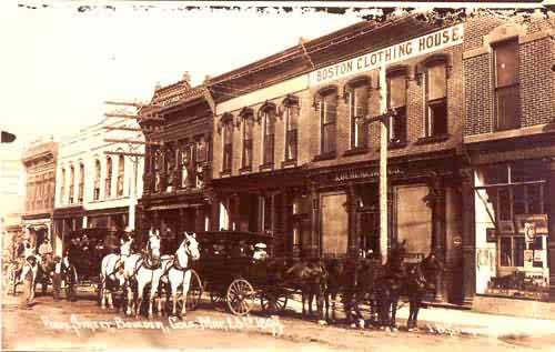 1200 Block of Pearl Street South Side - Art Source International